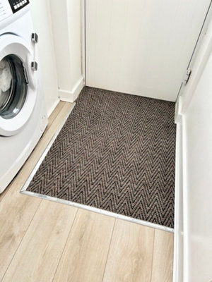 Super Magnum & Magnus Entrance Matting by Remland (Chevron Beige ...