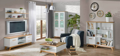 Sven SV6 Bookcase - Stylish Storage in Anderson Pine, H1273mm W800mm D400mm