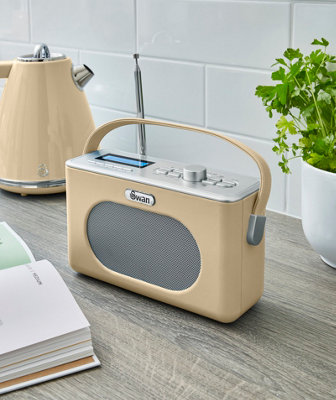 Swan Retro DAB Bluetooth Radio Cream | DIY at B&Q