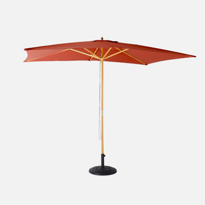 sweeek. 2x3m rectangular wooden centre pole parasol Cabourg Terracotta ...