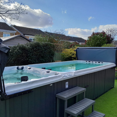 Swim Spa Dynamic - Suitable for up to 8 people