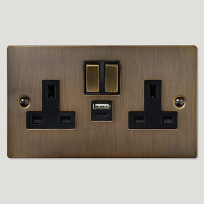 SYLVIE Double USB / USB-C Plug Socket - Antique Brass (Black Insert)