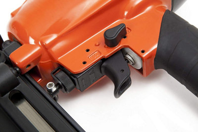 Tacwise GFN64V Air Finish Nail Gun, Uses Type 160 (16G) / 20 - 64 mm Nails
