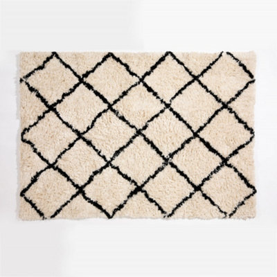 Tahira 120x170cm Cream Base Black Cross Shaggy Rug | DIY at B&Q