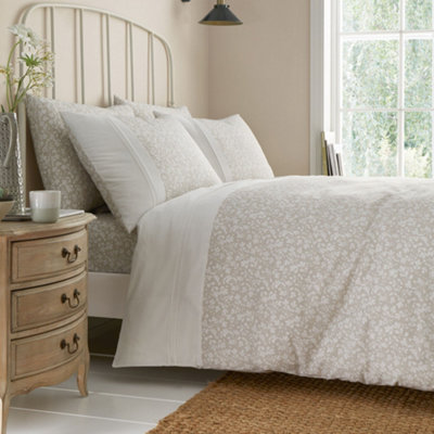 Tess Easy Care Ditsy Floral Leaf Print Natural Duvet Cover Set