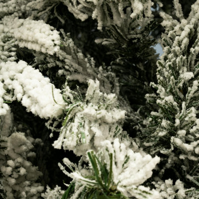 The 8ft Snowy Alpine Tree with hinged branches