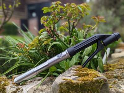 The Kerminator Wasp Lance is a reusable, lightweight wasp nest ...