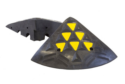 The Ramp People 10cm Kerb Ramp Kit (2 x Kerb Ramps and 2 x End Sections ...