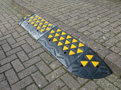 The Ramp People 10cm Kerb Ramp Kit (2 x Kerb Ramps and 2 x End Sections ...