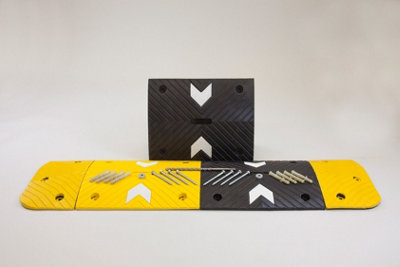 The Ramp People 2.5m Rubber Speed Bump Kit 5mph 50mm High Black ...