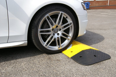 The Ramp People 5mph Speed Bump Kit 8.5m 75mm High Includes Fixings
