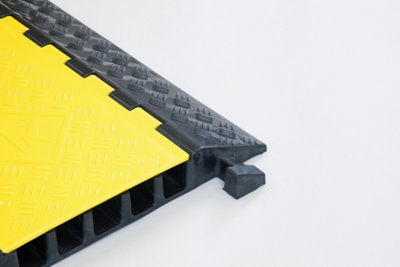 The Ramp People Heavy Duty Cable Protector 5 Channel 31 x 44mm ...