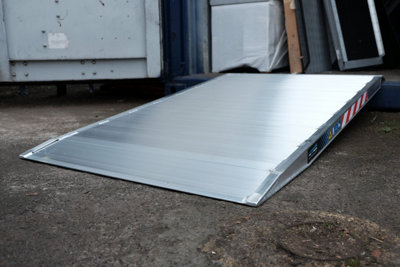 The Ramp People Pallet Truck Ramp 2400mm 1000kg Capacity Container Ramp