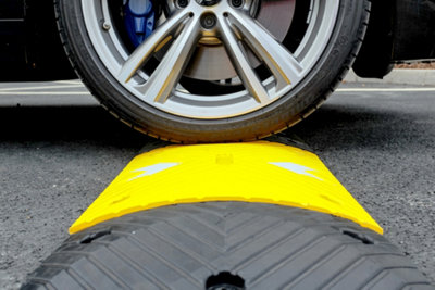The Ramp People Rubber Speed Bump Kit 50mm / 10mph Speed Ramps with Fixings