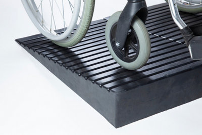 The Ramp People Rubber Wheelchair Ramp 6.5"/165mm Threshold Ramp Kerb ...