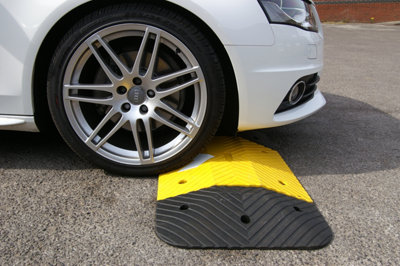 The Ramp People Speed Bump Kit 4m 5mph 75mm High 20000kg Capacity ...