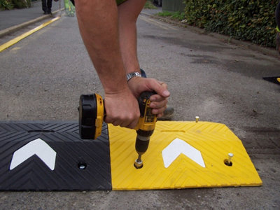 The Ramp People Speed Bump Kit 5mph 75mm High 3m Kit Black & Yellow ...