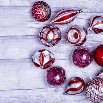 The Red & Silver Bauble 16pc Feature Set