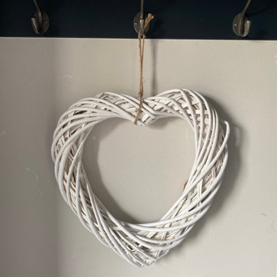 The Satchville Gift Company White Willow Heart Wreath | DIY at B&Q