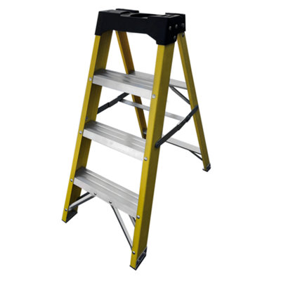 Titan 4 Tread Heavy-Duty Fibreglass Swingback Step Ladder (1.08m) | DIY ...