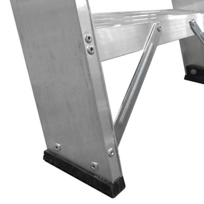 Titan EN131-Professional 12 Tread Trade Step Ladder (2.9m)