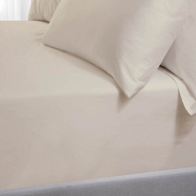 TLC 5 Star 480TC Fitted Sheet Cream | DIY at B&Q