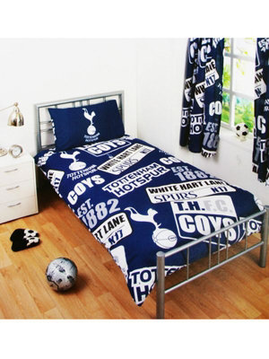 Tottenham FC Patch Single Duvet Cover and Pillowcase Set | DIY at B&Q