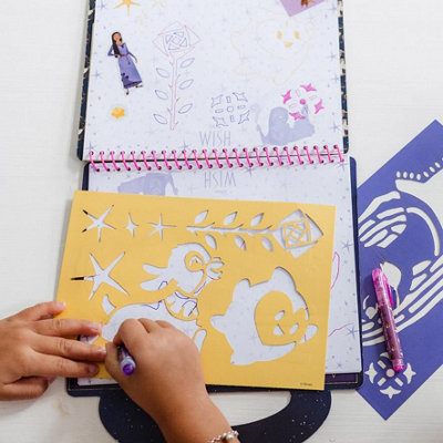 Totum - Disney Wish Designer Activity Book