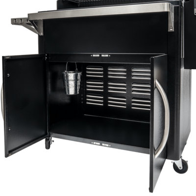 Traeger Silverton 810 Wood Pellet Grill