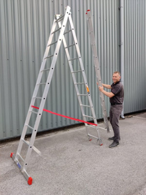 Triple Section Combination Ladder 3 x 11 Rungs 3m Closed 6.77m Extended