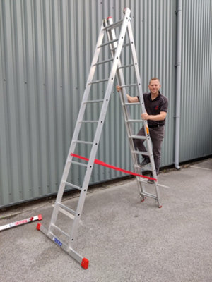 Triple Section Combination Ladder 3 x 11 Rungs 3m Closed 6.77m Extended