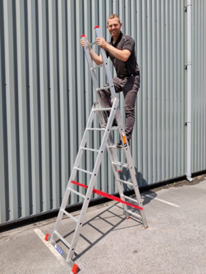 Triple Section Combination Ladder 3 x 7 Rungs 2m Closed 4.25m Extended ...