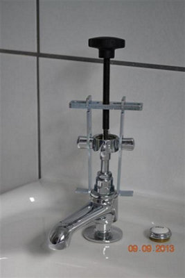 Two-Way Tap Handle Puller - Tool for Removing Stuck Tap Handles