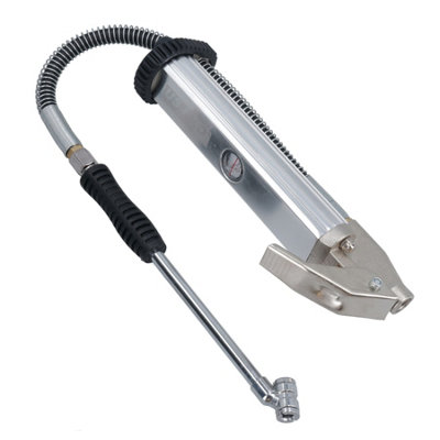 Tyre inflator / regulator with accurate gauge