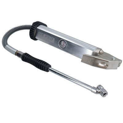 Tyre inflator / regulator with accurate gauge