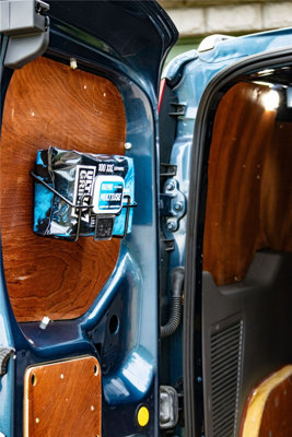 Uniwipe Ultragrime Van Caddy Tidy Wipe Pack Holder Workshop Wall Wipe ...