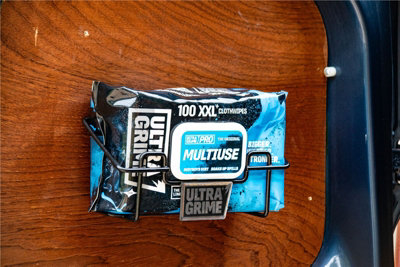 Uniwipe Ultragrime Van Caddy Tidy Wipe Pack Holder Workshop Wall Wipe ...