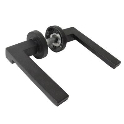 UNO-3 Door Handle Modern Matt Black Lever on Rose Internal Doors ...