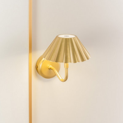 ValueLights Avery Easy Fit Portable Rechargeable Wall Light - Gold