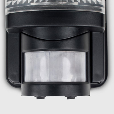 Buy ValueLights Griffin Outdoor IP44 Rated 110 Degree Bulkhead Security ...