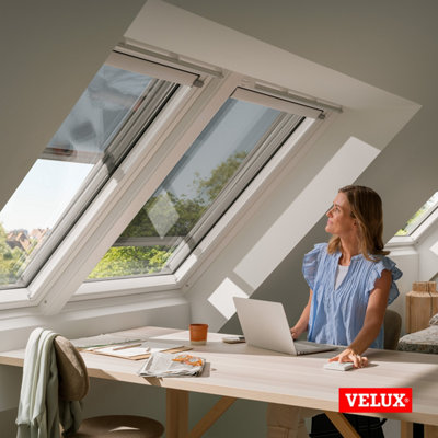 VELUX Original Solar Operated Anti-Heat Blind for VELUX Roof Window 304 ...
