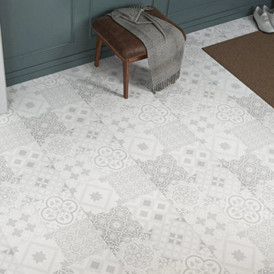 Victorian Style Mosaic Tile Effect Laminate Flooring Pack Vintage Click ...
