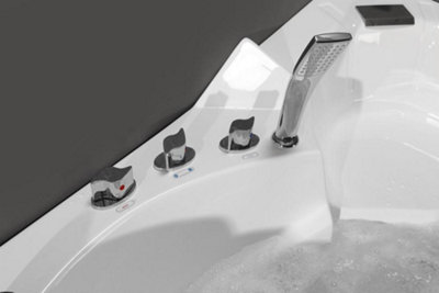 Vidalux WB15 Deluxe 1500 x 1500 Corner Whirlpool & Airspa Bath