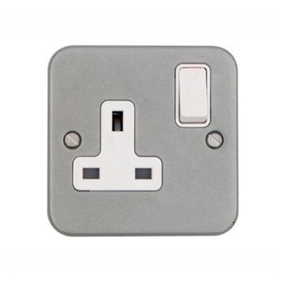 Vimark VM1207SP Metalclad 1 Gang 13A Switched Socket with Surface Back ...