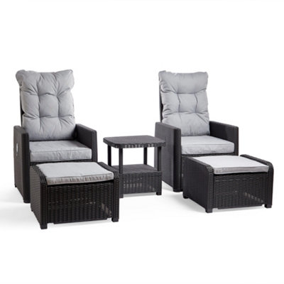 VonHaus Reclining Rattan Bistro Set Recliner Lounge Set for Garden Set of 2 Sun Loungers Armchairs w Footstools Drinks Table