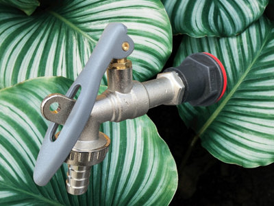 water butt/rain barrel/water tank outlet tap with adaptor (REQUIRES ...