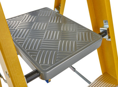 Werner Fibreglass Platform Stepladder 5 Tread