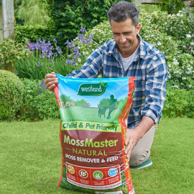 Westland Moss Master natural moss remover and slow-release lawn feed ...