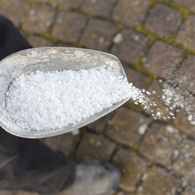 White De-icing Rock Salt 25kg Bag - Rock Salt for Clearing Driveways ...