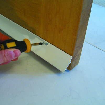 White Door Rain Deflector 32mm Face Fixed Bottom Door Strip Stormguard